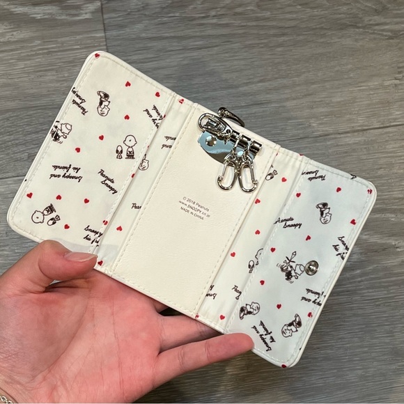 Peanuts | Accessories | Snoopy Peanuts Charlie Brown Key Holder | Poshmark